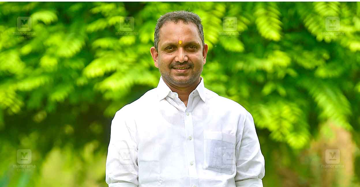 ‘മുഖ്യമന്ത്രി പ്രവർത്തിക്കുന്നത് വകുപ്പില്ലാമന്ത്രിയെ പോലെ ...