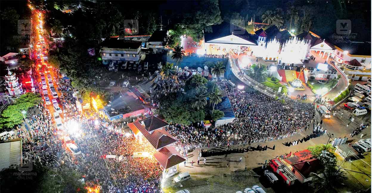 യാത്രാമൊഴിയേകി തിരിച്ചുവന്നവർ പറയുന്നു; അദ്ഭുതം മഹാദ്ഭുതമായി...