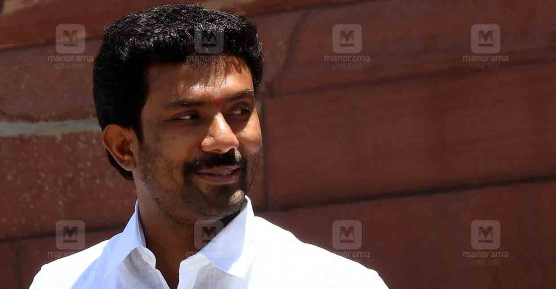 തേനി എംപിയുടെ തിരഞ്ഞെടുപ്പ് വിജയം അസാധു; അണ്ണാഡിഎംകെയ്ക്ക് തമിഴ്നാട്ടി ...