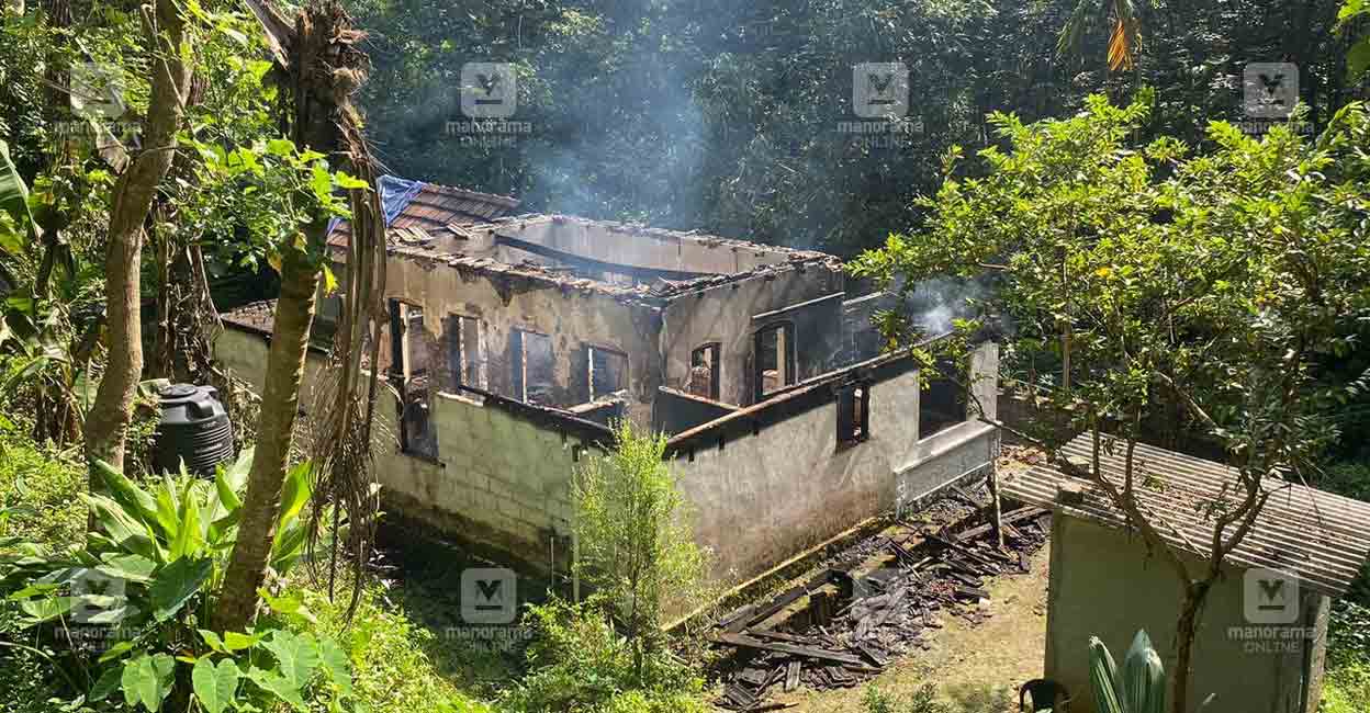 ഈരാറ്റുപേട്ടയിൽ വീടിനു തീപിടിച്ചു; നാലു പേർക്ക് പരുക്ക് - House Catches ...