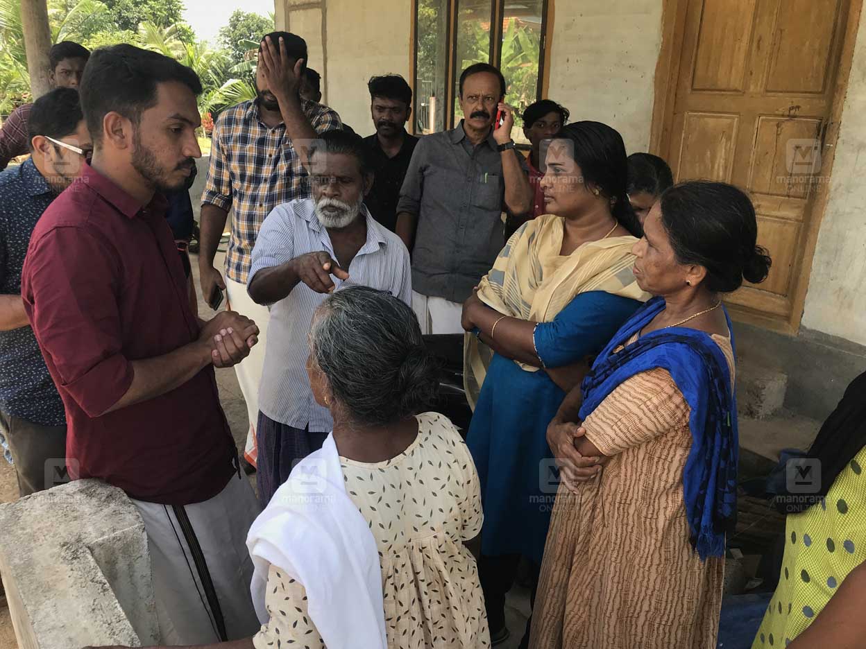 ‘ജയിച്ചു കയറണേട്ടോ’...കുശലം പറഞ്ഞ് സെൽഫി എടുത്ത് ഓടിപ്പാഞ്ഞ് ജെയ്ക് ...