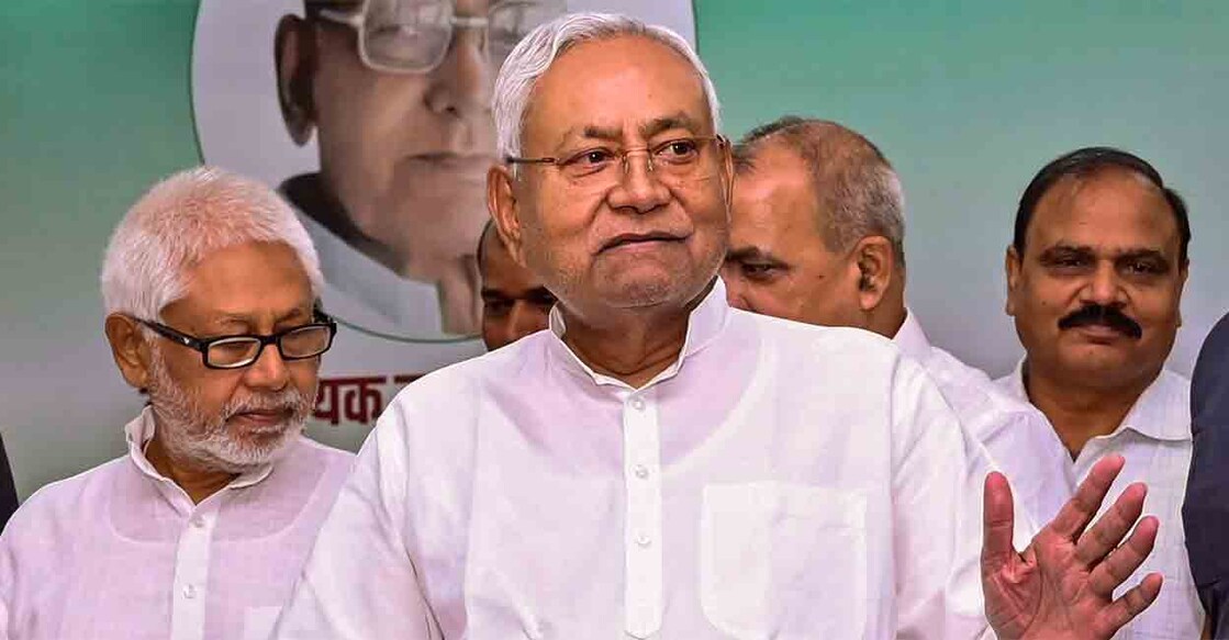 ബിജെപി സംഘടിപ്പിച്ച ചടങ്ങിൽ പങ്കെടുത്ത് നിതീഷ് കുമാ ...