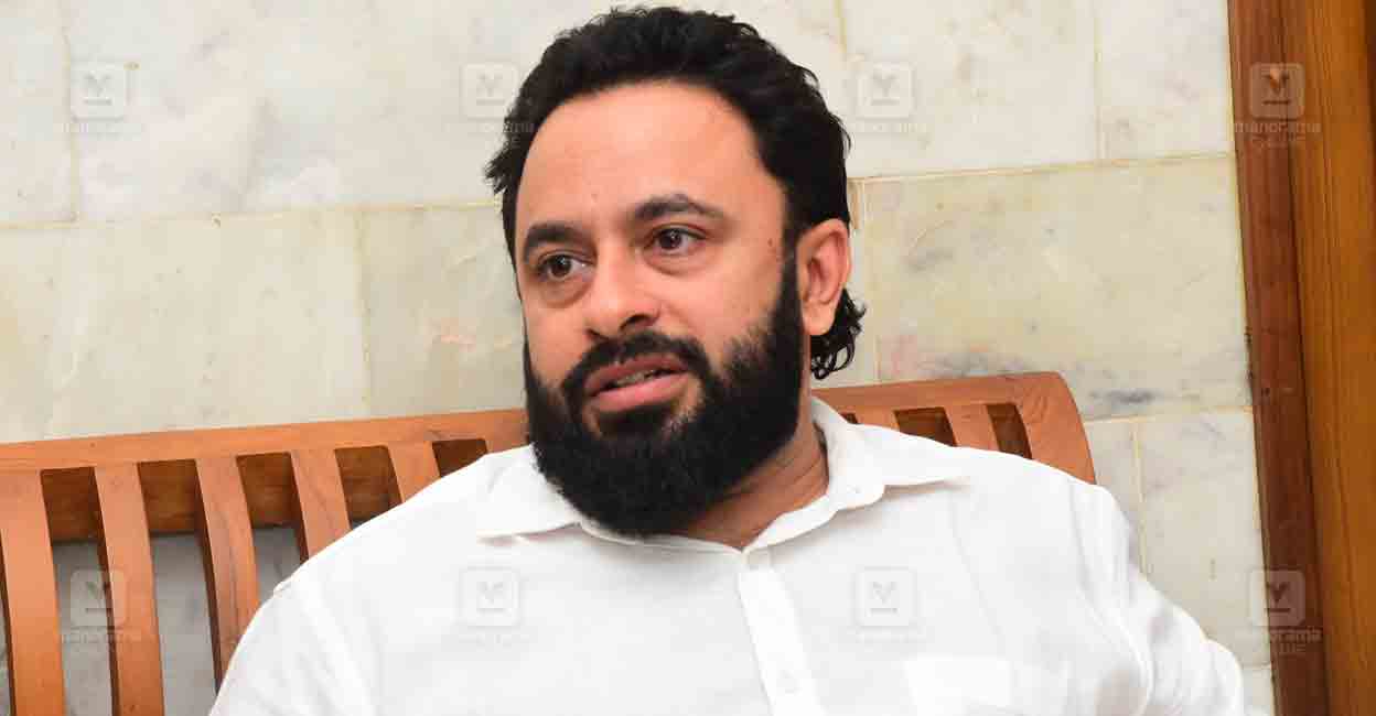 ഈ പോക്ക് പോയാൽ വീല്‍ചെയറിൽ പോകേണ്ട ഗതി നിങ്ങൾക്കുണ്ടാകും: പാണക്കാട് ...