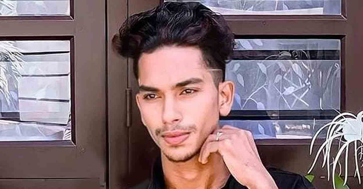 എംസി റോഡിൽ പന്തളത്തിനു സമീപം ബൈക്ക് നിയന്ത്രണം വിട്ടു മറിഞ്ഞു; 22കാരന് ...