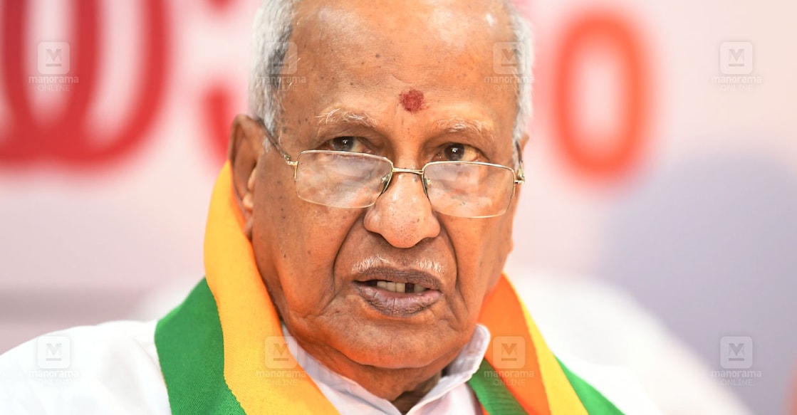 തിരുവനന്തപുരത്ത് തരൂരിന്റെ സാന്നിധ്യം നാമമാത്രം, ബിജെപിക്ക് വിജയസാധ്യത ...