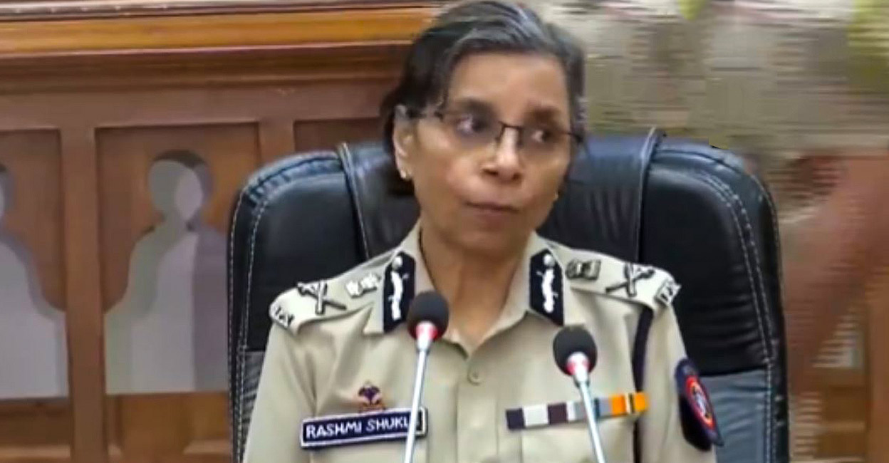 പ്രതിപക്ഷ നേതാക്കളുടെ ഫോൺ ചോർത്തൽ; രശ്മി ശുക്ലയെ ഡിജിപി സ്ഥാനത്തുനിന്നു ...