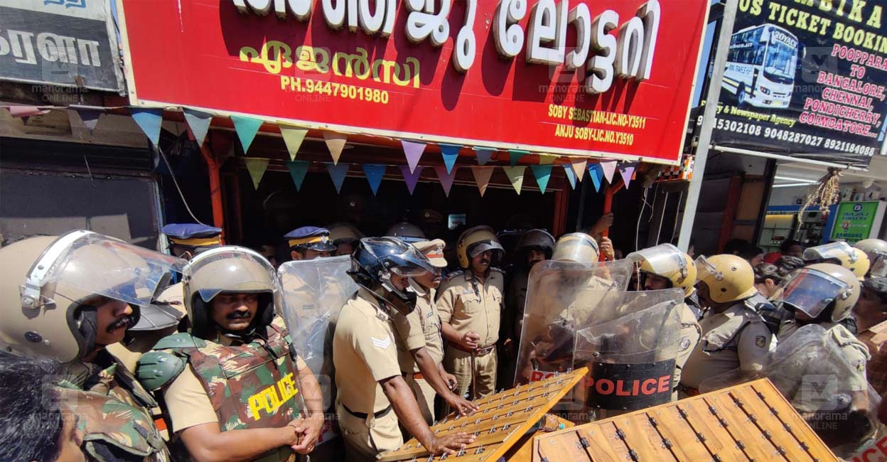 പൂപ്പാറയിൽ ഒഴിപ്പിക്കലുമായി റവന്യൂ വകുപ്പ്; വ്യാപക പ്രതിഷേധവുമായി ...