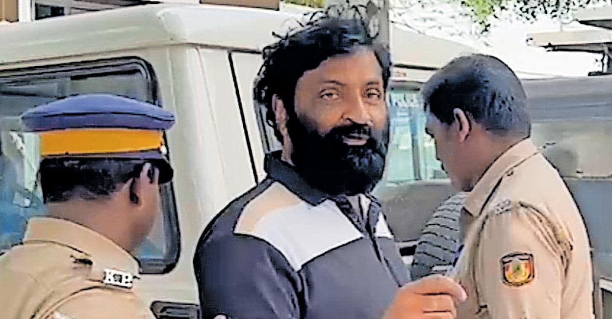 ജോലി വാഗ്ദാനം ചെയ്ത് ലക്ഷങ്ങൾ തട്ടിയ കേസ്: കലാഭവൻ സോബി അറസ്റ്റി ...