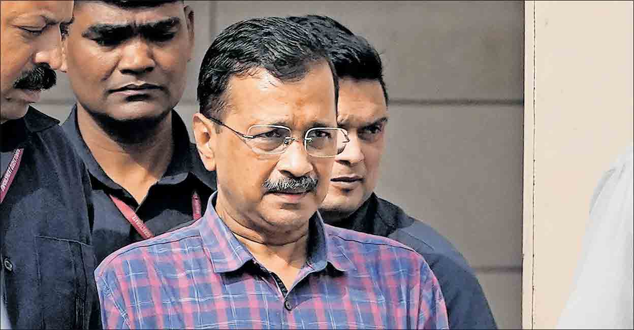 കേസിനു പിന്നിൽ ഗൂഢസംഘം; തെളിവുകൾ കയ്യിലുണ്ട്: കേജ്‌രിവാൾ കോടതിയി ...