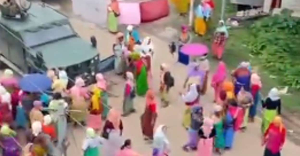 മണിപ്പുരിൽ സൈനിക വാഹനം തടഞ്ഞ് സ്ത്രീകൾ, വൻ പ്രതിഷേധം; ആകാശത്തേയ്ക്ക് ...