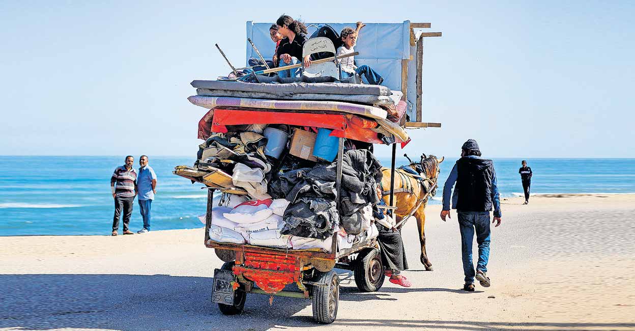 റഫയിൽ താൽക്കാലിക വെടിനിർത്തൽ; ദിവസവും 12 മണിക്കൂർ യുദ്ധം ...
