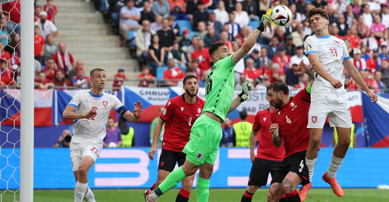 ചെക്ക് റിപ്പബ്ലിക്കിനെ സമനിലയിൽ തളച്ച് ജോർജിയ - UEFA Euro Cup Football ...