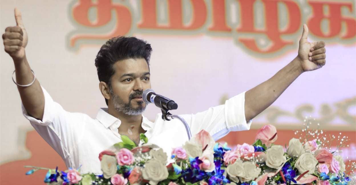 പാർട്ടിക്കൊടി പുറത്തിറക്കാൻ ദളപതി; ‘മഞ്ഞ’യിൽ മുങ്ങുമെന്ന് അഭ്യൂഹം ...