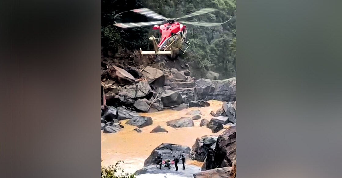 രക്ഷാപ്രവർത്തകരും വനത്തിൽ കുടുങ്ങി, ഹെലികോപ്റ്ററിൽ രക്ഷപ്പെടുത്തി ...