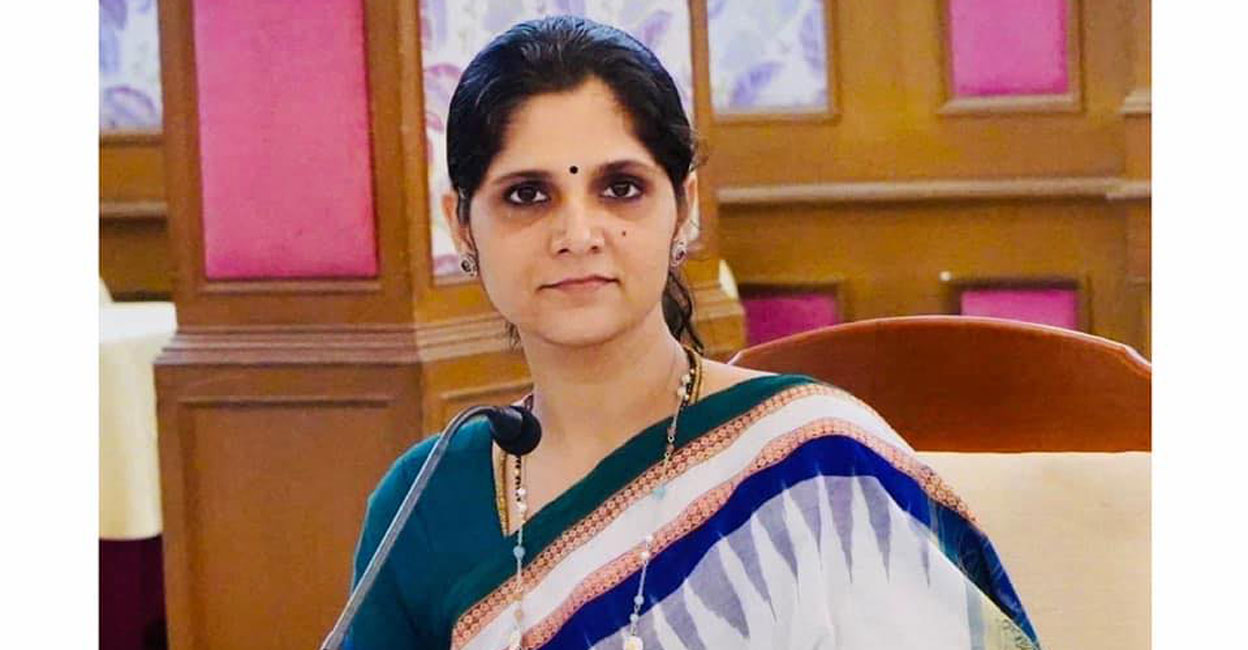 പ്രൊഫൈൽ ചിത്രം മാറ്റി കലക്‌ടർ; വെള്ളം നൽകി രക്ഷിക്കൂവെന്ന് തലസ്ഥാനവാസിക ...