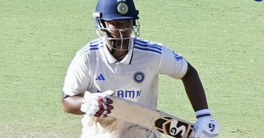 ഓസ്ട്രേലിയ തകർന്നടിഞ്ഞു, അതിവേഗത്തിൽ പുറത്തായി ഇന്ത്യൻ ബാറ്റർമാരും ...