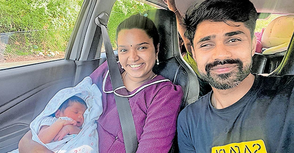 ‘പീലി’ വിടർത്തട്ടെ, അരുണിന്റെ സ്വപ്നം; മിന്നൽ പ്രളയം തകർത്ത കുടുംബത്തിൽ കളിചിരിയുമായി ഒരു കുഞ്ഞ് ...