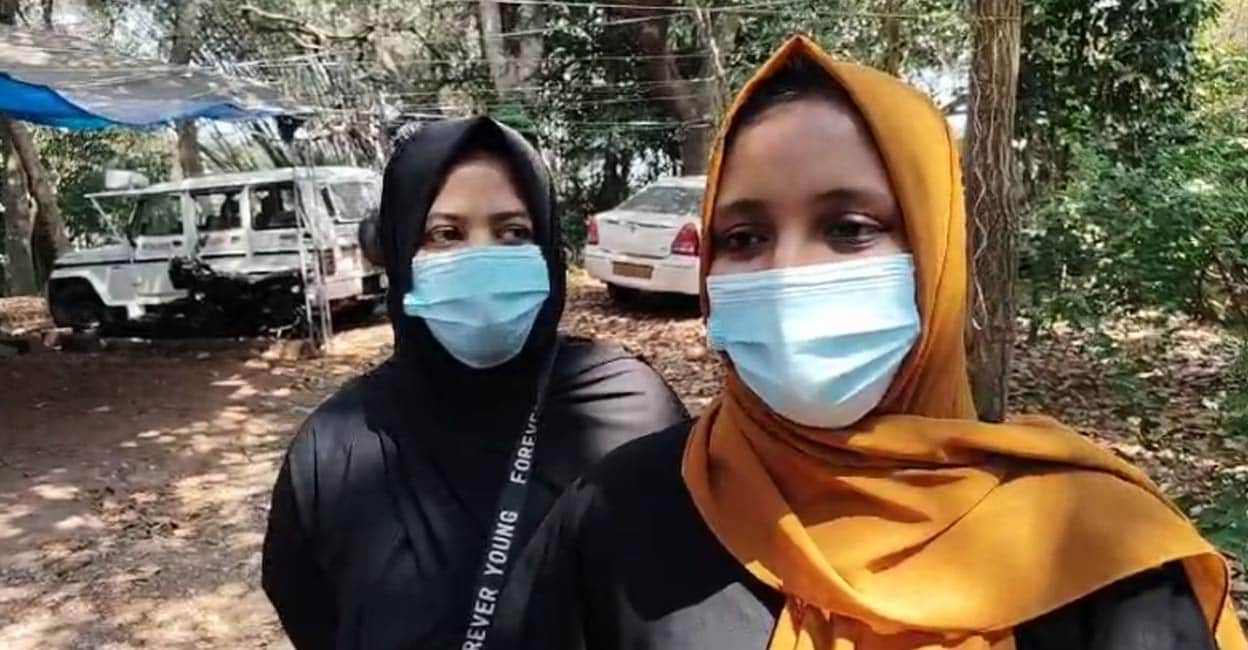 പകുതിവില തട്ടിപ്പ്: 30 പരാതികളിൽ 2 സ്ഥാപനങ്ങൾക്കെതിരെ കേസ് റജിസ്റ്റ ...