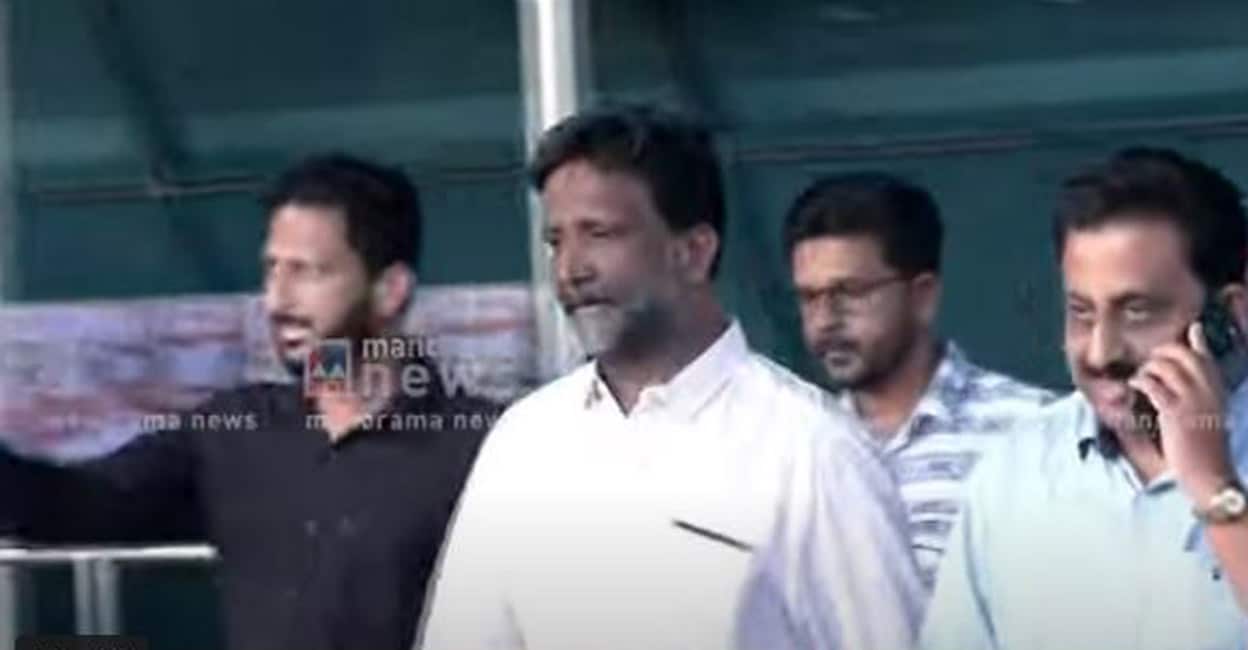 വെഞ്ഞാറമൂട് കൂട്ടക്കൊല: അഫാന്റെ പിതാവ് തിരുവനന്തപുരത്ത് എത്തി ...