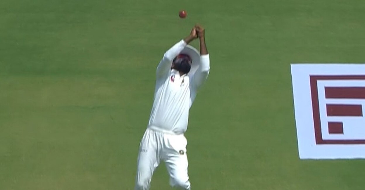 ക്യാച്ച് നിലത്ത്, പ്രതീക്ഷയും! | മനോരമ ഓൺലൈൻ ന്യൂസ് - Karun Nair's ...