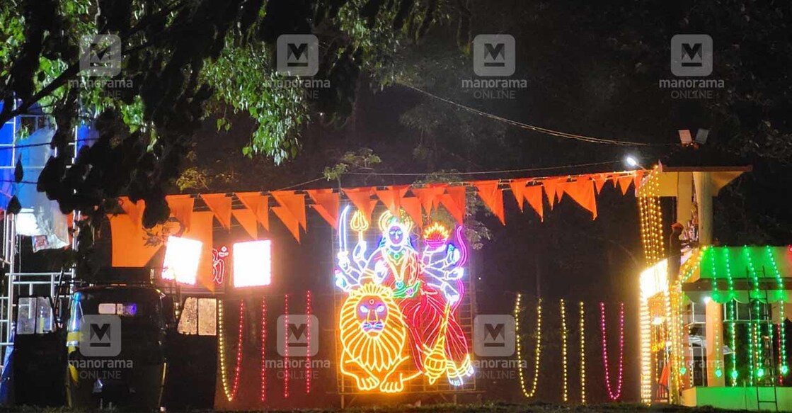 കോട്ടുക്കൽ മഞ്ഞിപ്പുഴ ക്ഷേത്രത്തിലും ഗാനമേള വിവാദം: പൊലീസിൽ പരാതി ...