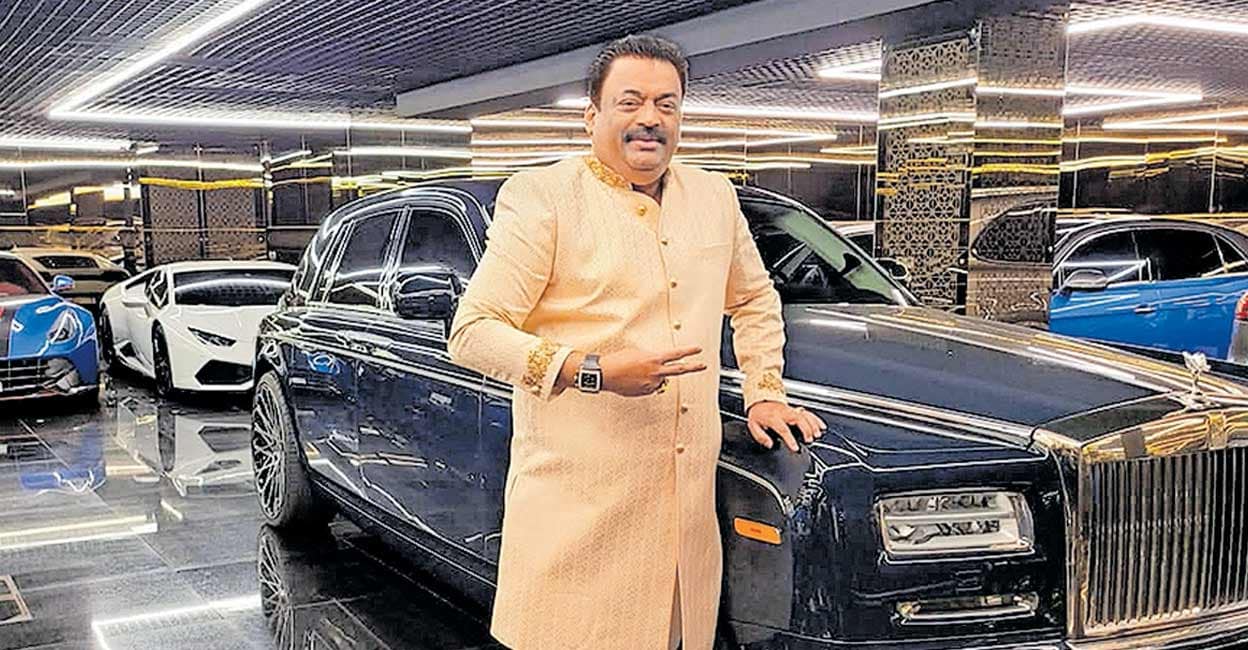 ‘ഇറങ്ങിപ്പോ' എന്ന് കേട്ട ആ 13-കാരൻ 12 റോൾസ് റോയ്സ് വാങ്ങി; കോൺഫിഡന്റ് ...