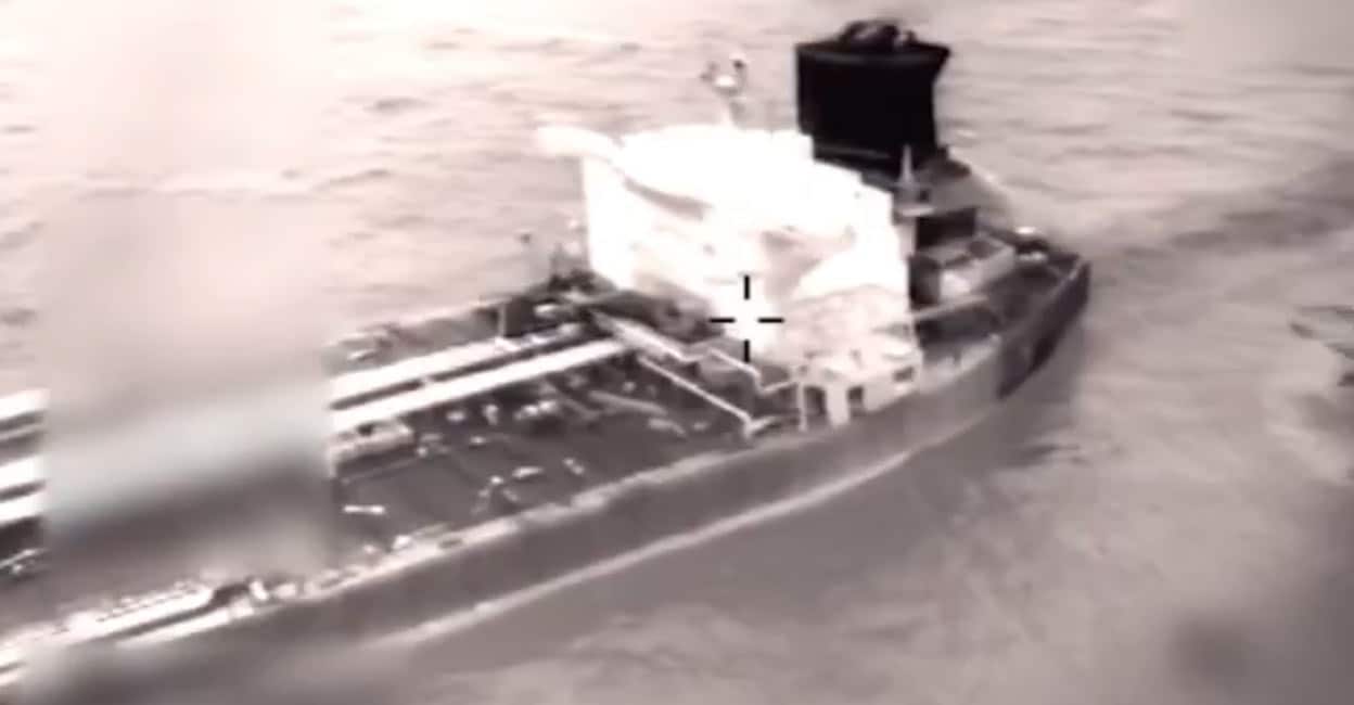 യുഎസ് പിടിച്ചെടുത്ത റഷ്യൻ പതാകയുള്ള വെനസ്വേലൻ എണ്ണക്കപ്പലിലെ ...