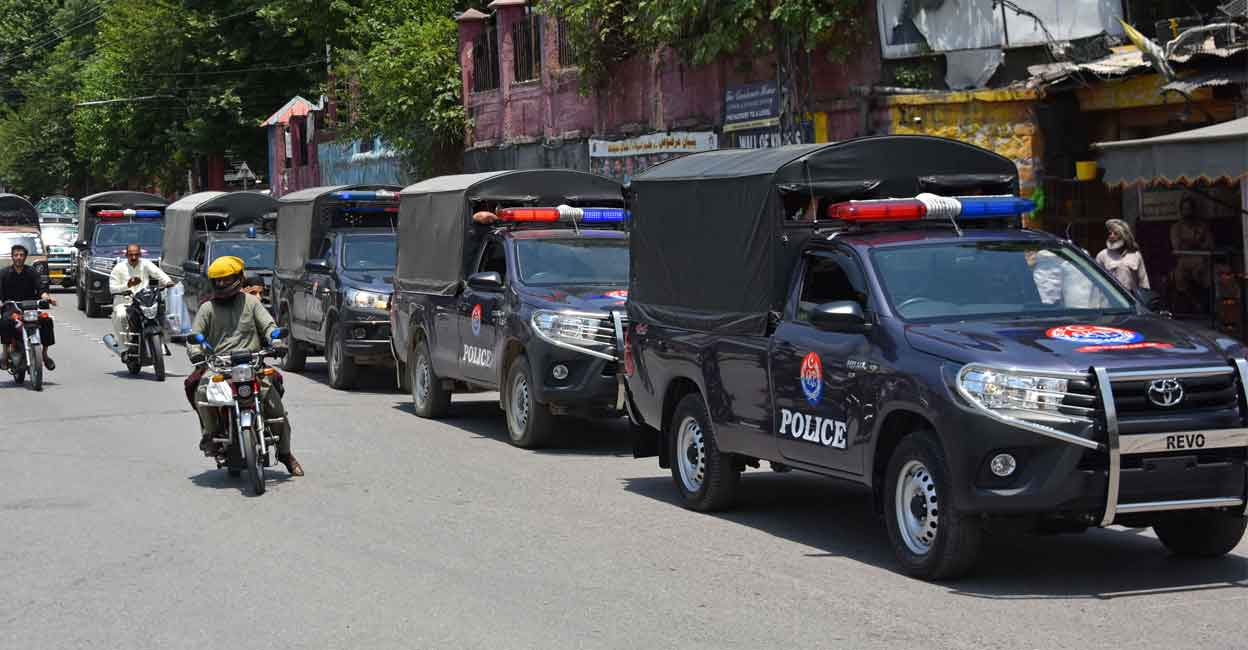 പാക്ക് അധിനിവേശ കശ്മീരിൽ വൻ സംഘർഷം: ഏറ്റുമുട്ടലിൽ 30 മരണം, 200 പേർക്ക് ...