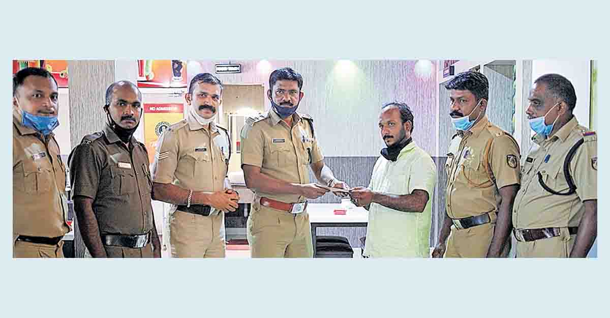 വിശപ്പുള്ളവരെ ഊട്ടാനുണ്ട് നാട്ടുകൽ പൊലീസ് | Palakkad Police | Manorama ...