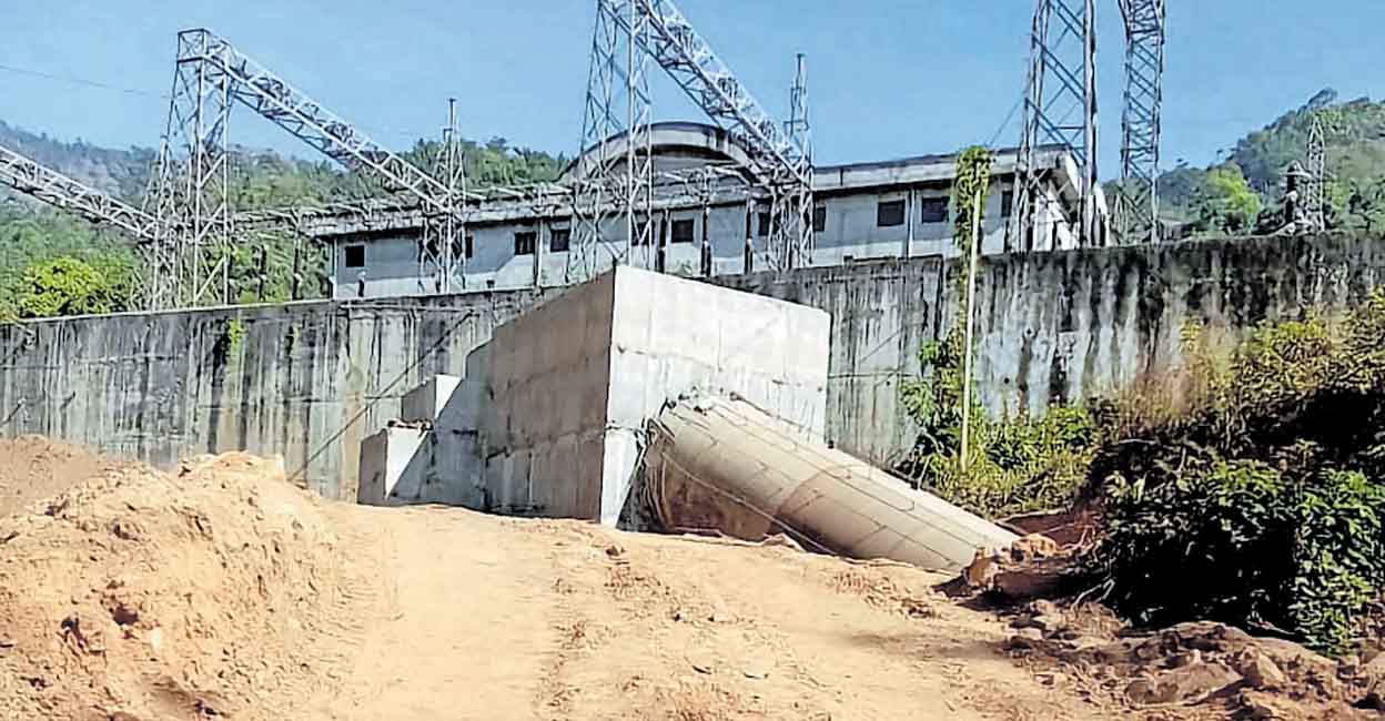 പള്ളിവാസൽ വൈദ്യുതി നിലയം: 100 കോടിയുടെ യന്ത്രങ്ങൾ ഉപേക്ഷിച്ച് പുതിയതു ...