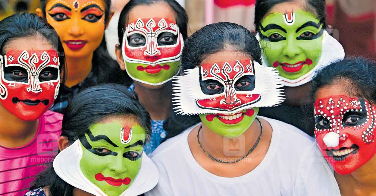 വേദികളിൽ പ്രതിഭയുടെ ധാരാളിത്തം; പിശുക്കില്ലാതെ ചിരിച്ചും ...