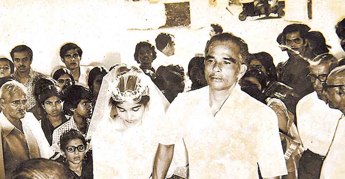 ഓർമയിൽ നിറയെ ചുവന്ന പൂക്കൾ | Beena Philip | Manorama online