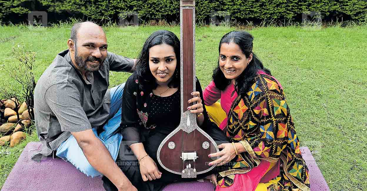 സഹനത്തിന്റെ സുന്ദരഗാനം; ഈണമാകുന്ന ജീവിതം | Pooja Ramesh | Autistic singer | Manorama