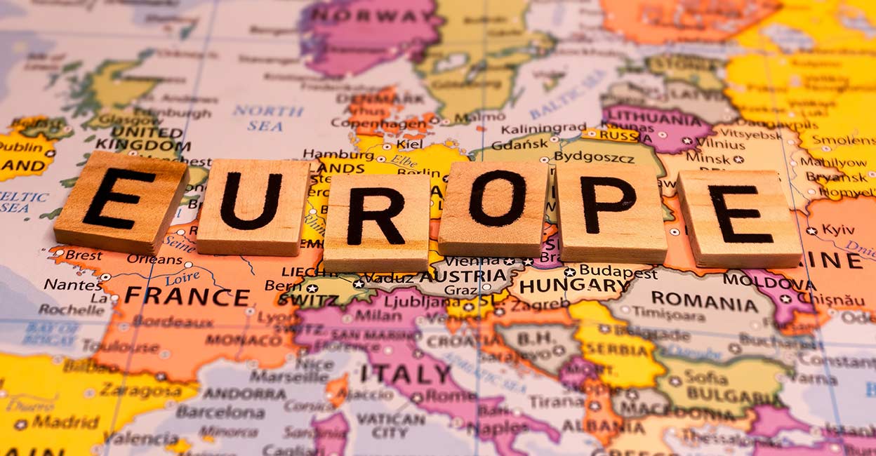 യൂറോപ്പിനെ വലത്തോാാാാാാാാട്ട് വലിക്കുന്നവര്‍