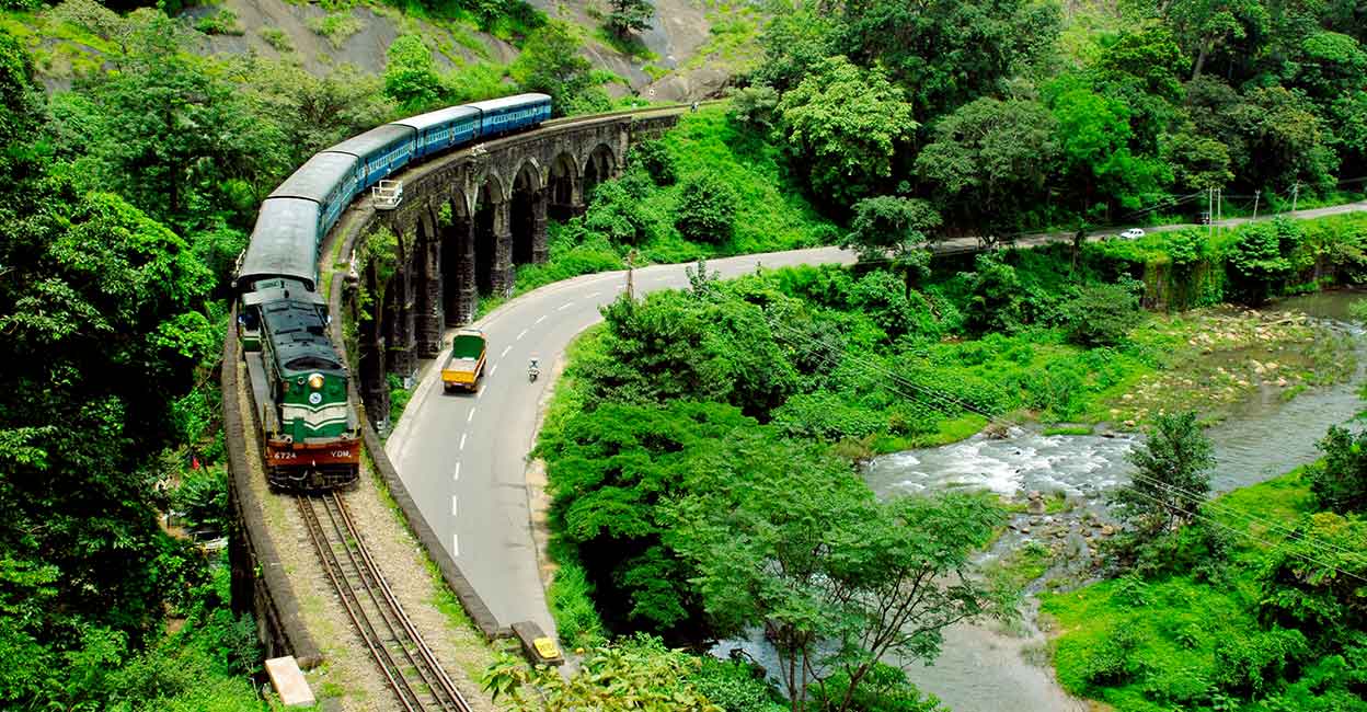 ട്രെയിനിൽ യാത്ര ചെയ്തു കൊണ്ട് ഭക്ഷണം ഓർഡർ ചെയ്യാൻ സാധിക്കുമോ?