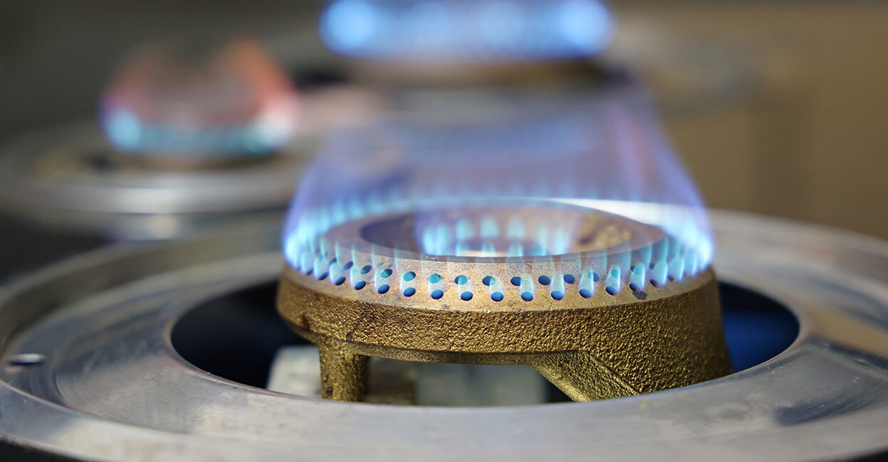 കരി‍‍ഞ്ഞുപിടിച്ച ബർണര്‍ കളയരുതേ, ഇതു ചേർത്താൽ എളുപ്പത്തിൽ വൃത്തിയാക്കാം ...