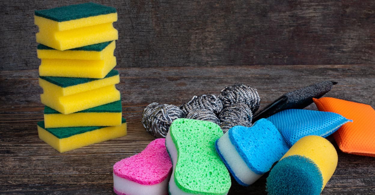 പാത്രം കഴുകാന്‍ സ്പോഞ്ചാണോ സ്ക്രബറാണോ ഉപയോഗിക്കുന്നത്? എങ്കിൽ ഇത് ...