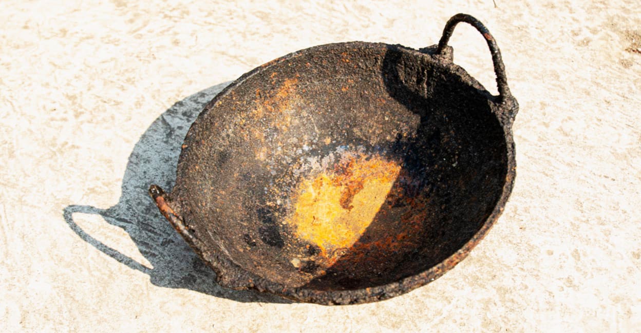 ഇരുമ്പ് പാത്രങ്ങളിലെ തുരുമ്പ് എളുപ്പത്തിൽ കളയാം; ഈ ട്രിക്ക് മതി ...