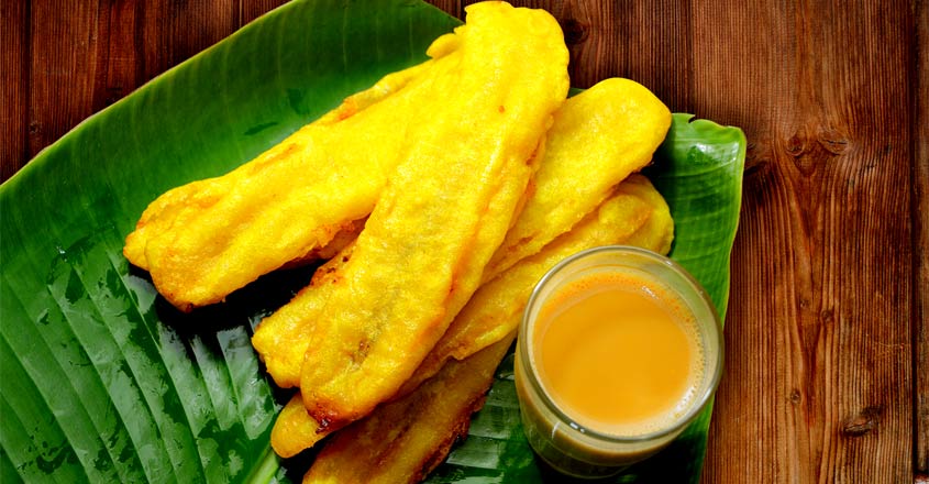 തട്ടുകട രുചിയിൽ തകർപ്പൻ പഴംപൊരി | Nadan Pazham Pori Recipe