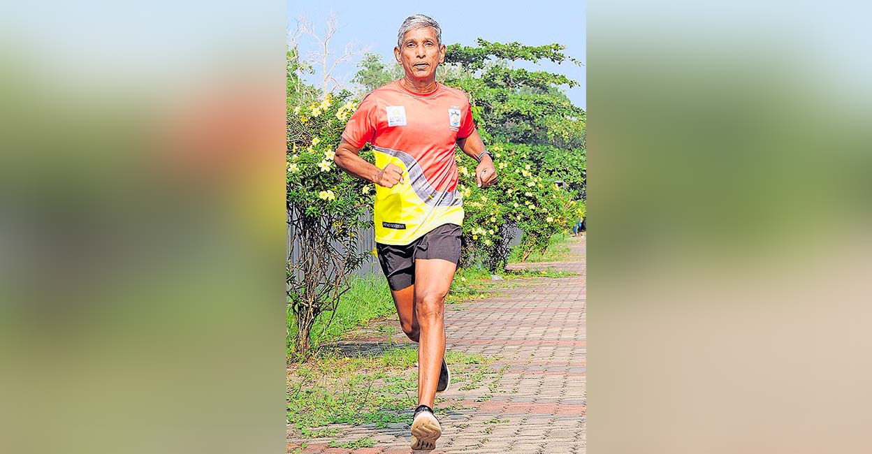 ഓടാൻ പ്രായം തടസ്സമേയല്ല; സപ്തതി 70 കിലോമീറ്റർ ഓടി ആഘോഷിച്ച് ഡിക്സ ...