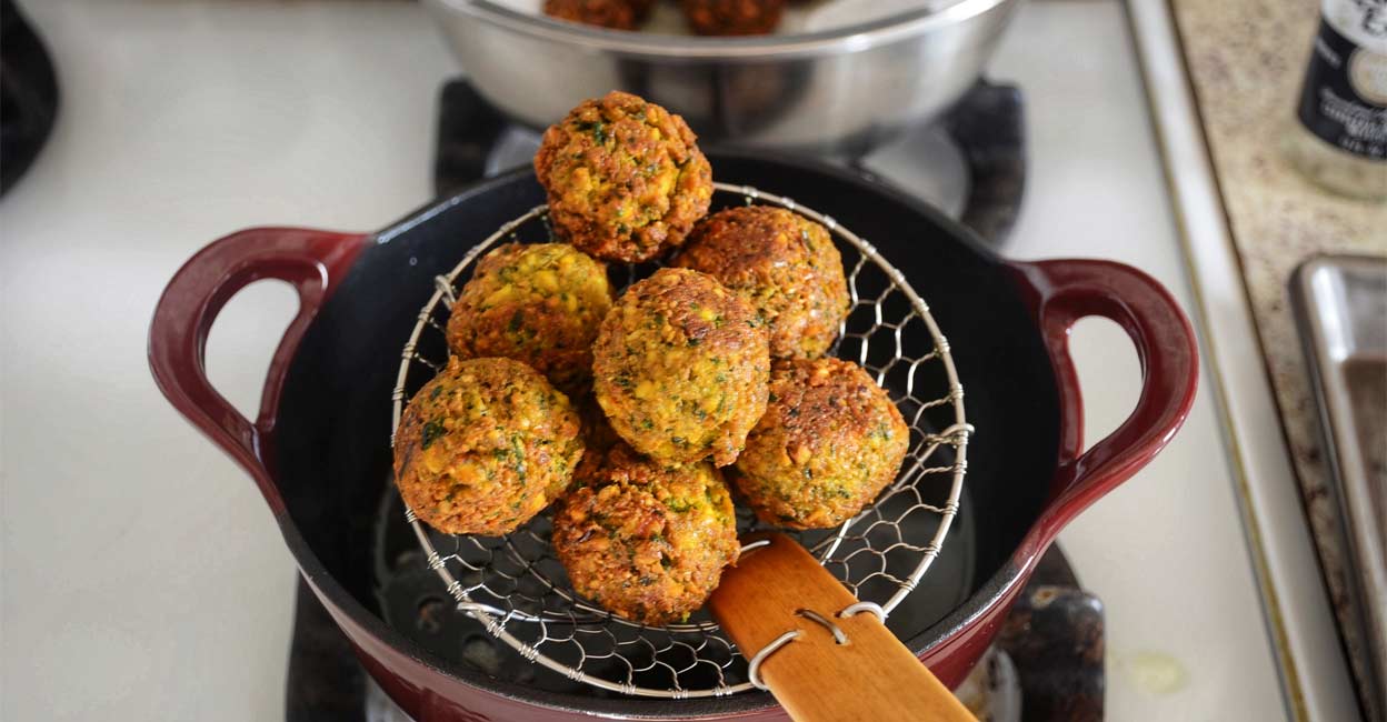 ഫലാഫൽ, അറേബ്യൻ പലഹാര രുചി - Falafel Recipe | Manoramaonline Pachakam