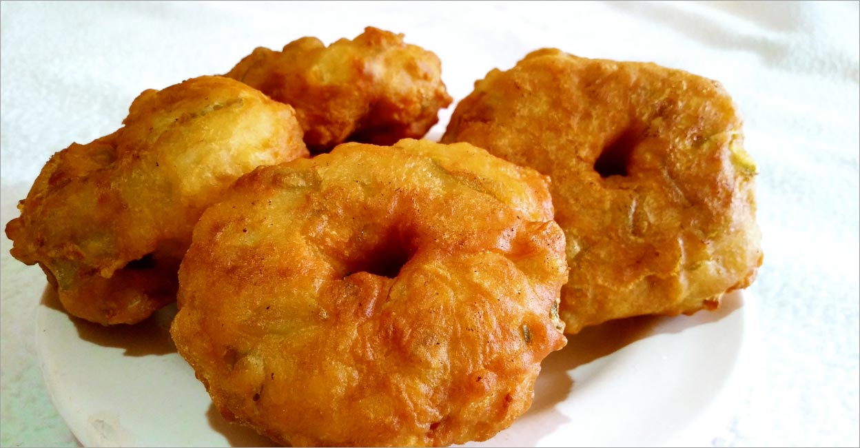 സവാള വടയൊരുക്കാം ചായക്കട രുചിയിൽ | Savala Vada | Snacks | Food