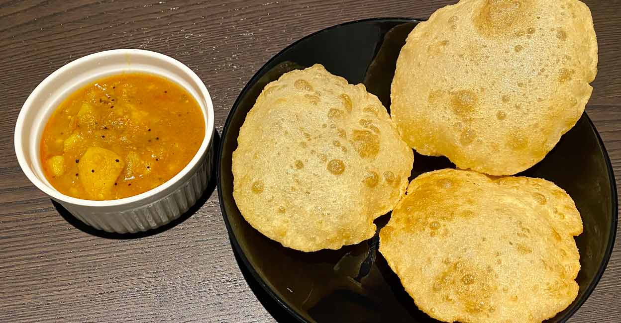 മിച്ചം വന്ന ചോറും ഗോതമ്പുപൊടിയും ചേർത്തു സോഫ്റ്റ് പൂരി തയാറാക്കാം ...