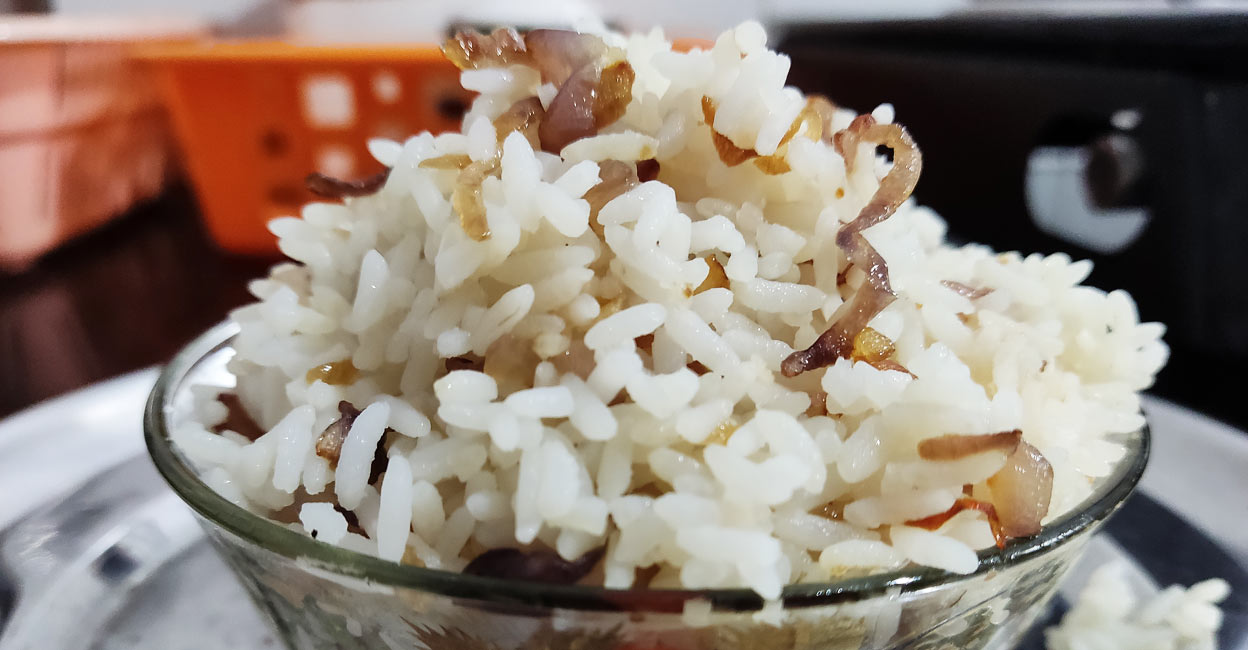 ഇങ്ങനെ ചോറ് കഴിച്ചിട്ടുണ്ടോ? വെറൈറ്റി തന്നെ | Onion Rice Recipe