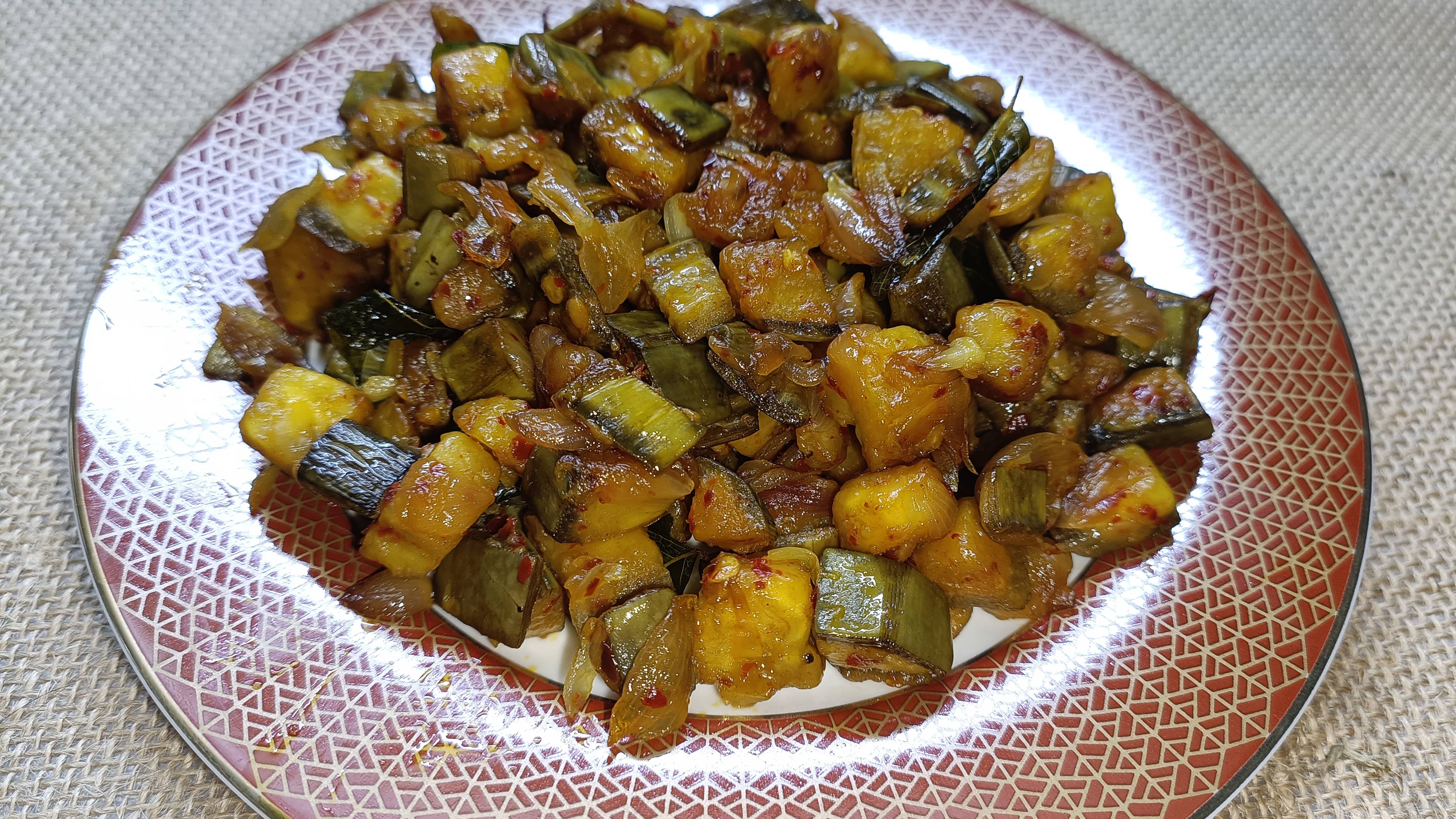 പച്ചക്കായ ഇങ്ങനെയും വയ്ക്കാമോ? ഇതാണ് രുചി | Kaaya Mezhukkuvaratti Recipe