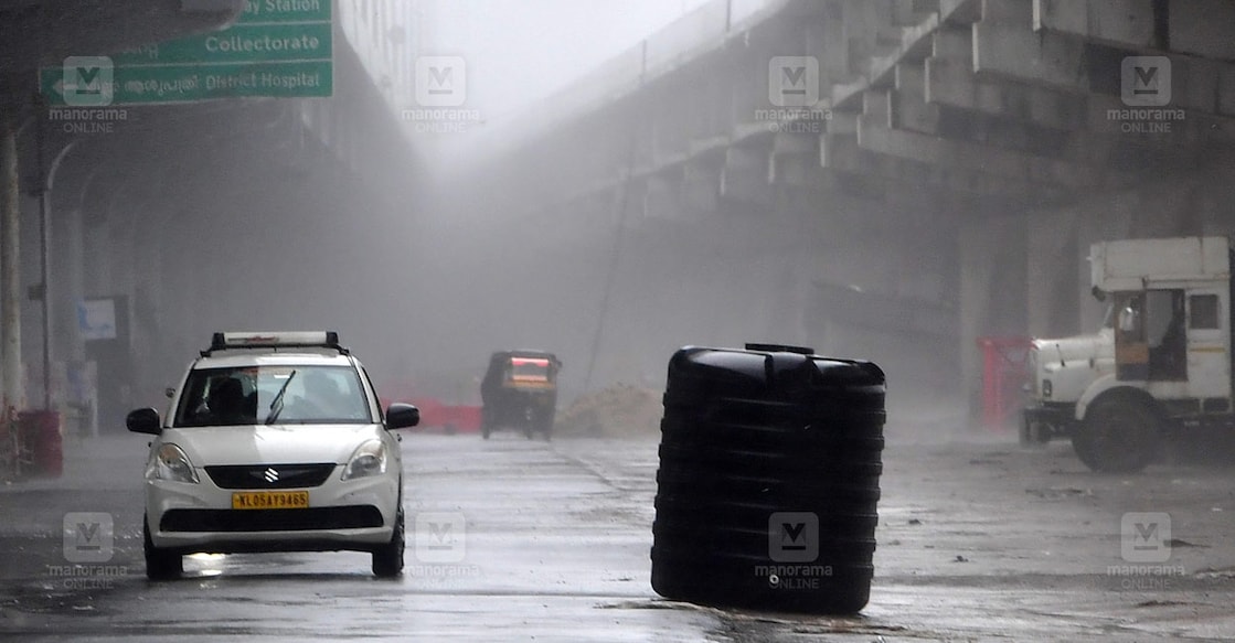 വയനാട് എല്ലാ വിദ്യാഭ്യാസ സ്ഥാപനങ്ങൾക്കും നാളെ അവധി - kerala rains ...