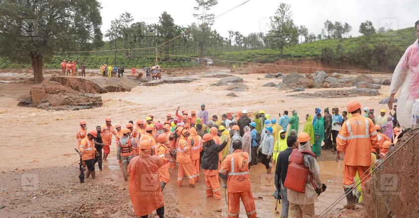 വയനാട് ഉരുൾപൊട്ടൽ: രക്ഷാപ്രവർത്തനം രണ്ടാം ദിനം– Massive landslides ...