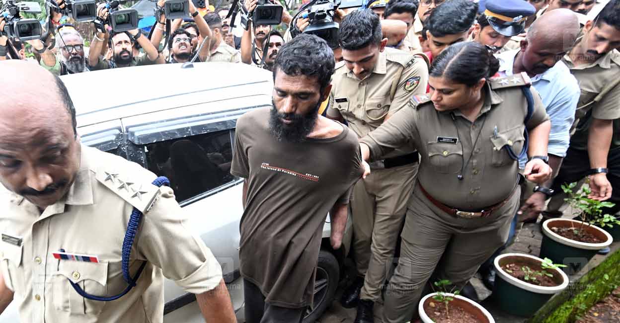 ‘കണ്ണില്ലാത്ത ക്രൂരത കാട്ടുന്ന ഗോവിന്ദച്ചാമി മരണാനന്തരം കണ്ണുകൾ ദാനം ...