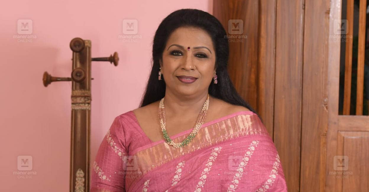 ആ പാട്ട് മുജന്മസുകൃതം - Preetha Kannan | Devadoothan | Manorama Online ...