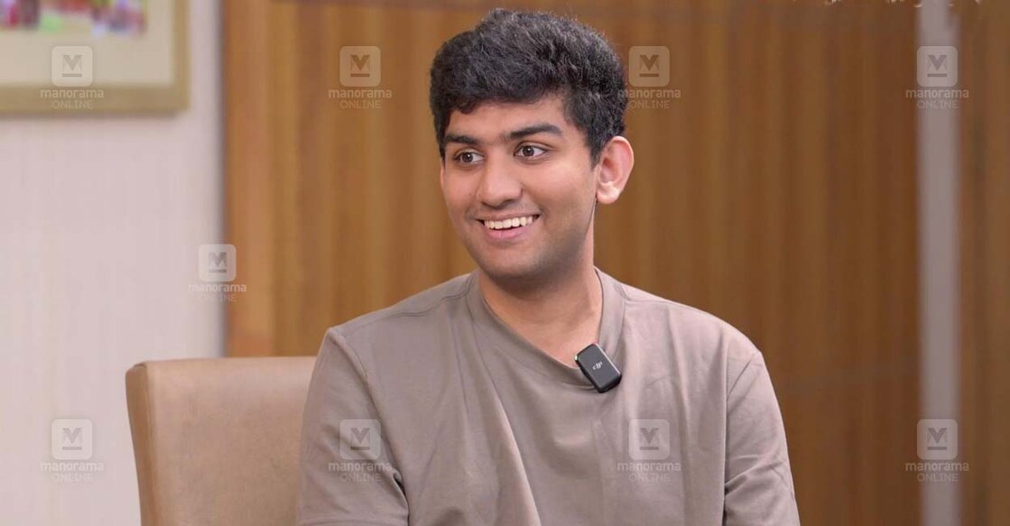 ഇത് പാട്ടുകടൽ കടഞ്ഞെടുത്ത ‘നവനീതം’ - American Malayali Singer ...